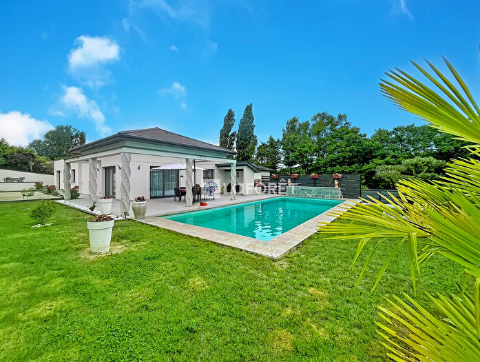 Sérézin-de-la-Tour - Maison 5 pièces à vendre