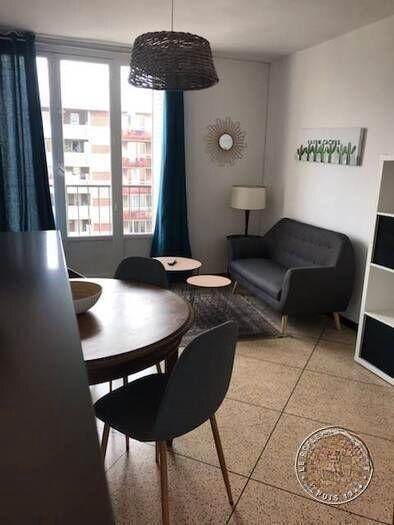 Appartement à louer - Marseille er arrondissement - 3 pièces - 2 chambres