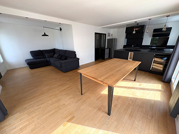 Appartement 4 pièces à vendre - Saint-Cyr-lécole, Centre-ville