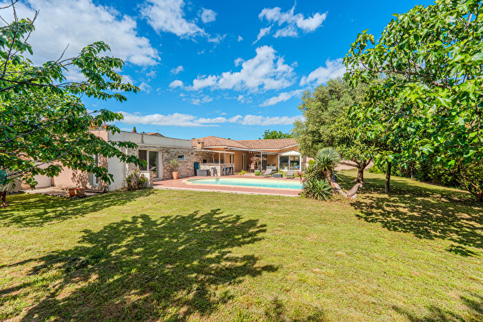 Saint-Jean-de-Cornies : Maison 6 pièces à vendre