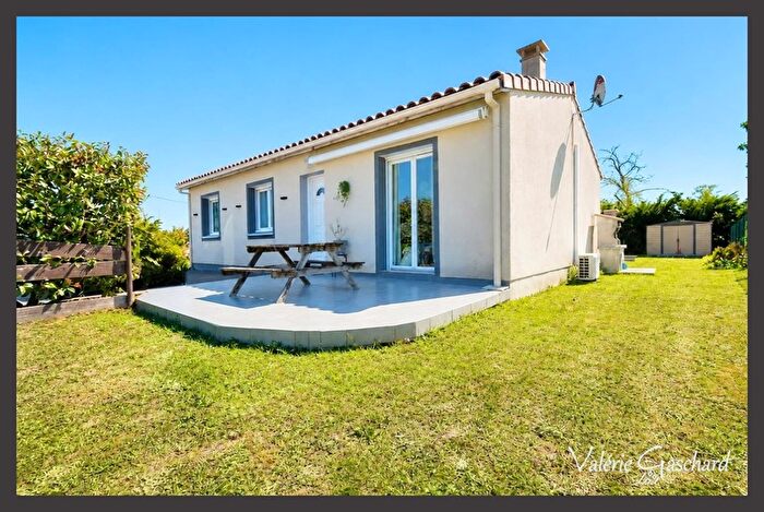 Maison 4 pièces à Saint-Seurin-sur-l'Isle, à vendre