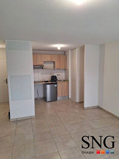 Appartement à louer - Legue-Pous du Plan, Carpentras - 2 pièces - 1 chambre