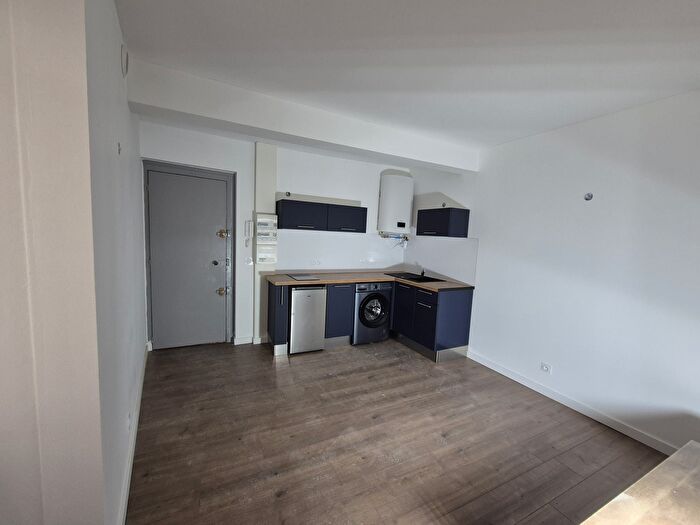 Appartement à louer - Pau, Centre-ville - 2 pièces - 1 chambre
