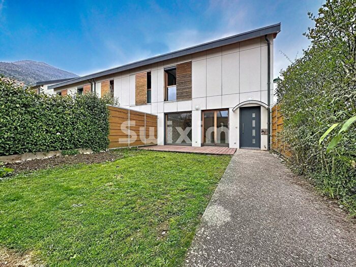 Maison à louer - Échenevex - 5 pièces - 4 chambres