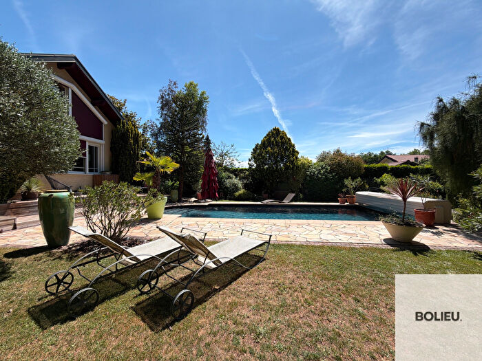 Maison 7 pièces à vendre à Cranves-Sales