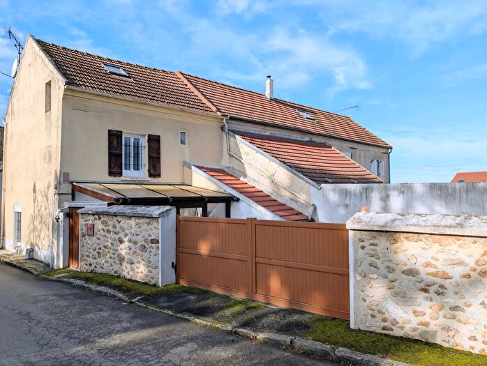 Maison à vendre - La Ferté-sous-Jouarre - 5 pièces - 3 chambres