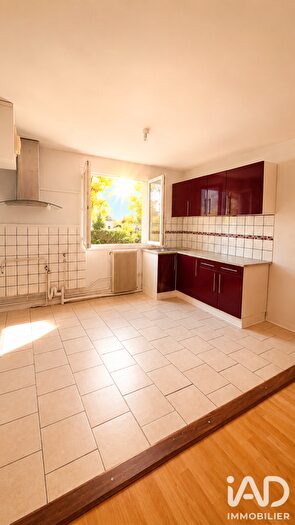 Maison 4 pièces à Les Artigues-de-Lussac, à vendre