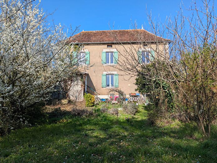 Maison à vendre - Saint-Léomer - 6 pièces - 3 chambres