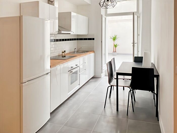 Appartement à louer - Marseille e , Cours julien, Notre-Dame-des-Monts - 2 pièces - 1 chambre