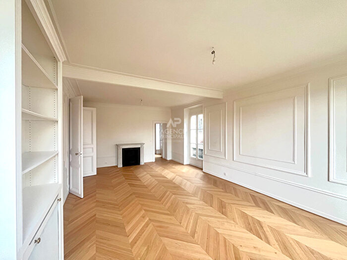 Appartement à louer - Versailles, Notre Dame - 6 pièces - 4 chambres
