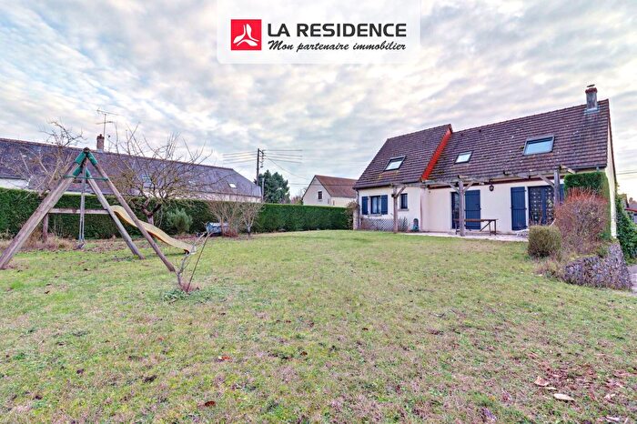 Maison à vendre - Vineuil - 8 pièces - 6 chambres