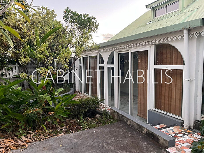 Saint-Pierre, Basse Terre les Bas, Basse Terre les Hauts, Les Casernes : Maison 6 pièces à vendre