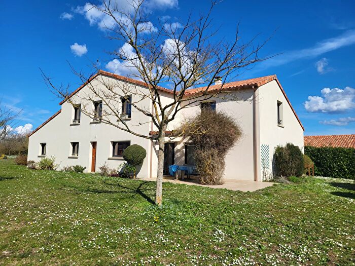 Maison à vendre - Verrières - 14 pièces - 5 chambres