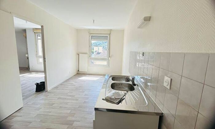 Sud Est, Unieux : Appartement 5 pièces à louer