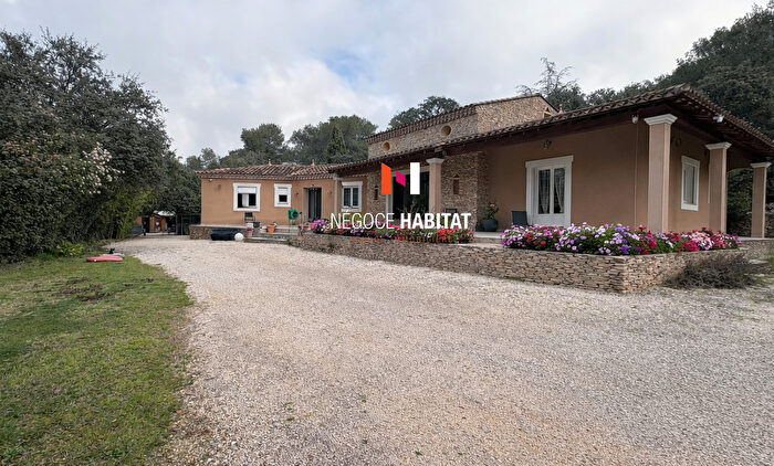 Maison à vendre - Nîmes, Terres de Rouvière, LEau Bouillie - 12 pièces - 5 chambres