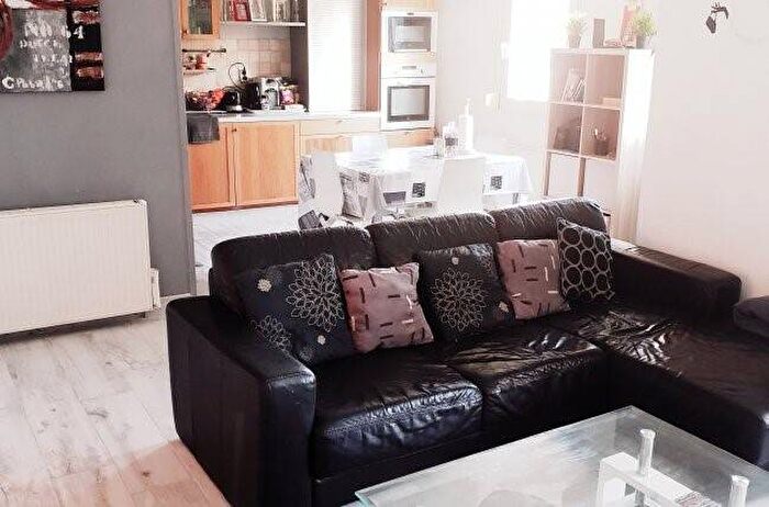 Appartement à louer - Basses-Barolles, Saint-Genis-Laval - 1 pièce - 2 chambres