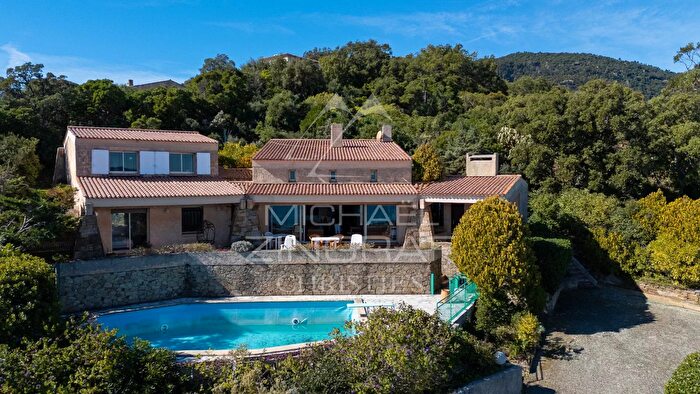 Maison à vendre - Cavalaire-sur-Mer - 4 chambres