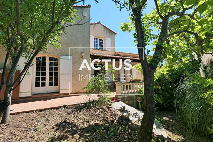 Salon-de-Provence, Lurian, Guinemer, Basses Viougues - Maison 5 pièces à vendre