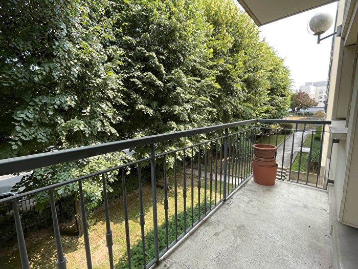 Appartement à louer - Saint-Cloud - 4 pièces - 3 chambres