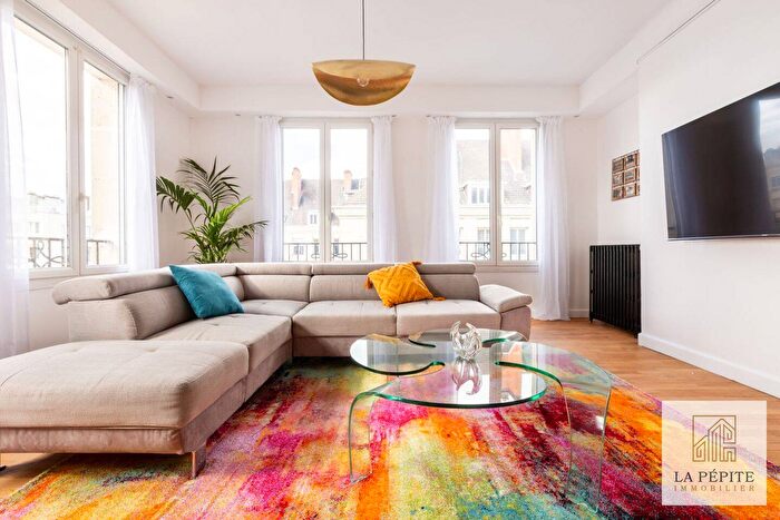 Appartement à louer - Valenciennes - 5 pièces - 3 chambres