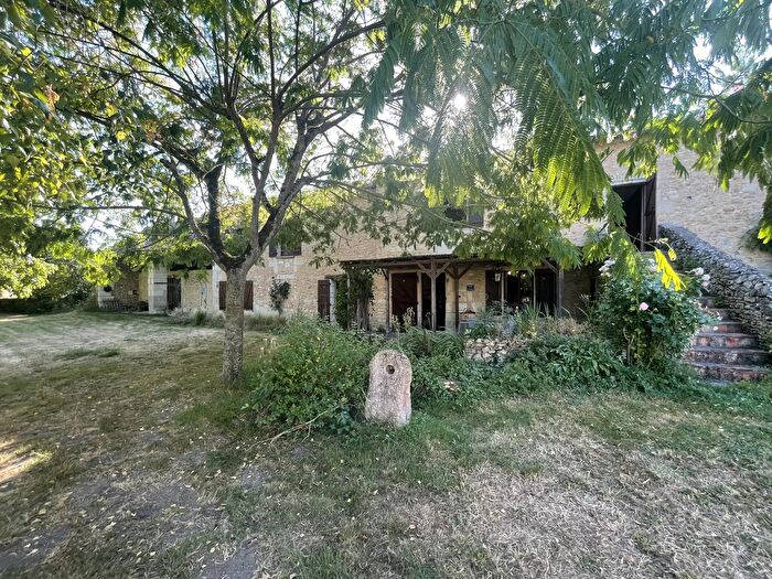 Maison à vendre - Montreuil-Bellay - 7 pièces - 3 chambres