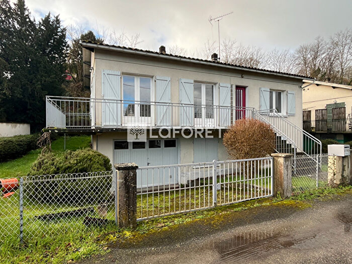 Maison à louer - Châteauneuf-sur-Charente - 3 pièces - 2 chambres
