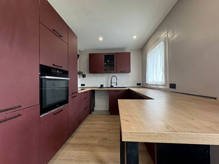 Maison à louer - Fleury-les-Aubrais - 3 pièces - 2 chambres