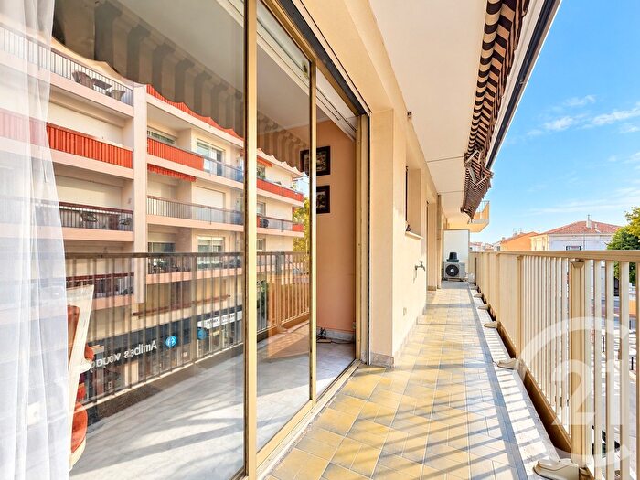 Appartement 3 pièces à Antibes, Coeur de ville, à vendre