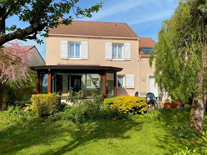 Mandres-les-Roses : Maison 5 pièces à vendre