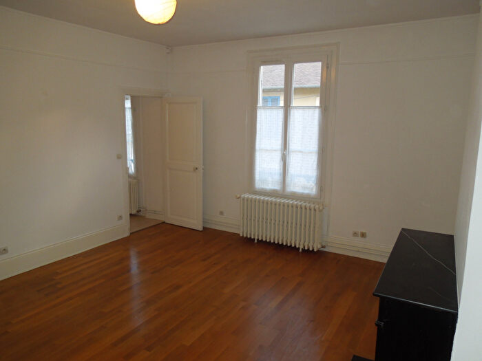 Appartement à louer - Melun, Rive de Seine, Sud - 2 pièces - 1 chambre