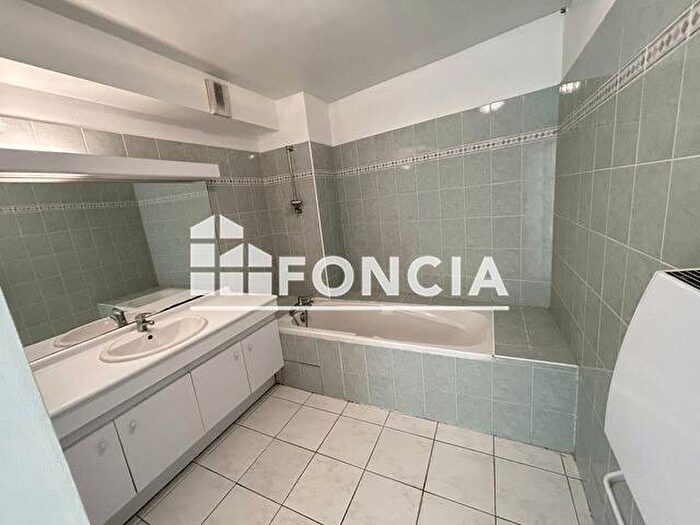 Appartement à louer - Baille, Marseille ème arrondissement - 4 pièces - 3 chambres