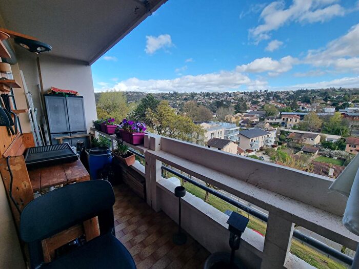 Appartement à vendre - Neuville-sur-Saône - 4 pièces - 3 chambres