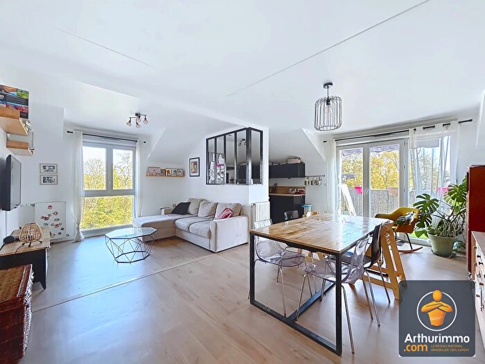 Appartement à vendre - Quincy-sous-Sénart - 4 pièces - 2 chambres