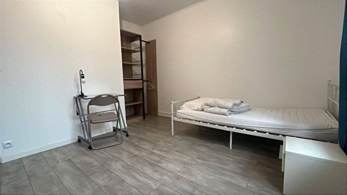 Appartement à louer - Colombes - 5 pièces - 4 chambres