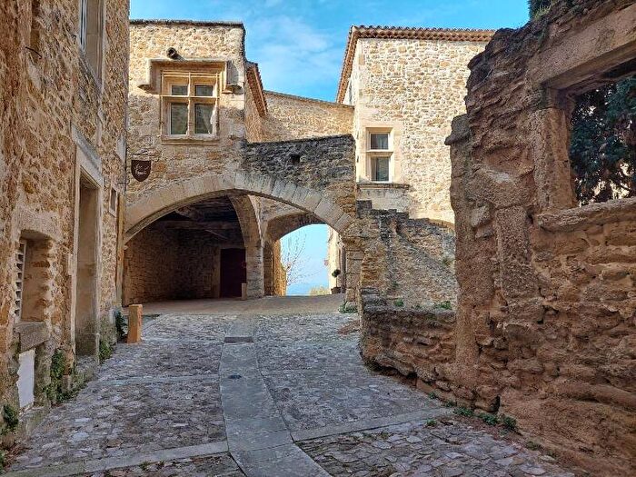 Appartement à louer - Ouest, Valréas - 3 pièces