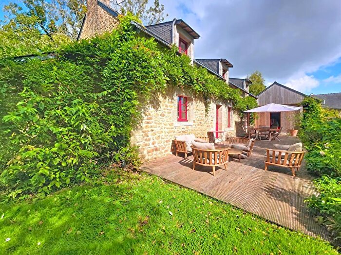 Maison à vendre - Guidel - 11 pièces - 6 chambres