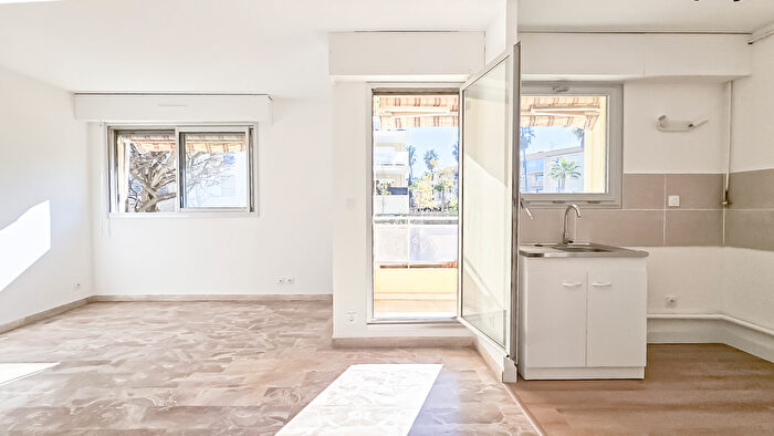 Appartement à vendre - Hyères, Gare, Godillot - 1 pièce