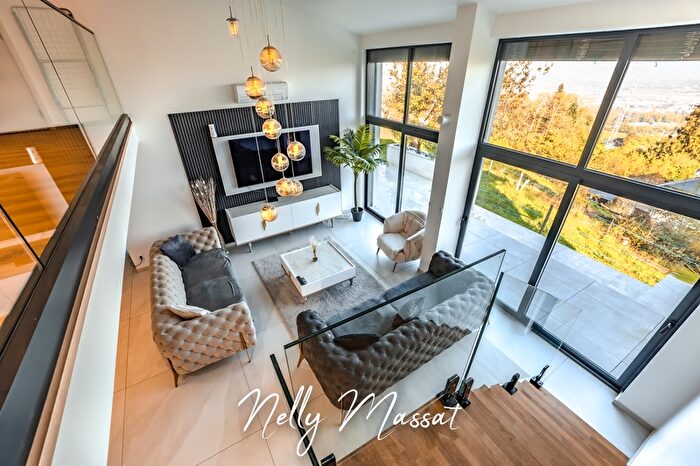 Maison à vendre - La Motte-Servolex - 9 pièces - 6 chambres