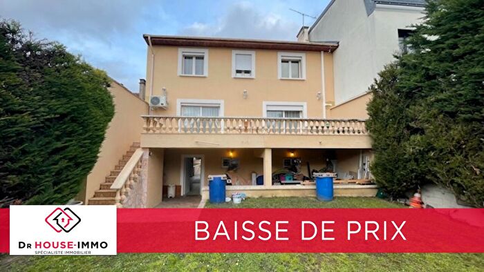 Maison à vendre - Gagny, Plateau, Franceville - 9 pièces - 7 chambres