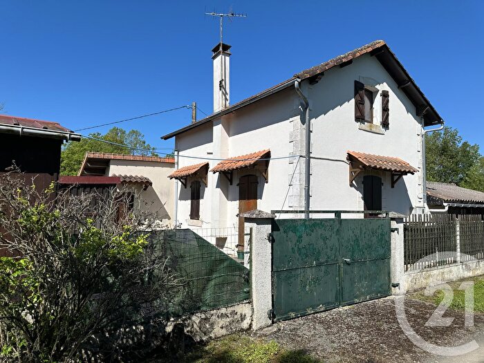 Maison à vendre - Paizay-Naudouin-Embourie - 6 pièces - 4 chambres