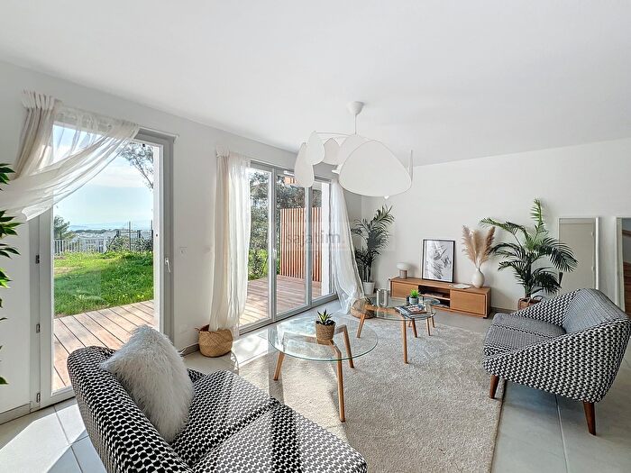 Appartement à vendre - La Ciotat - 4 pièces - 3 chambres