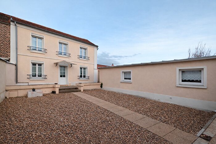 Maison à vendre - Saint-Crépin-Ibouvillers - 6 pièces - 3 chambres