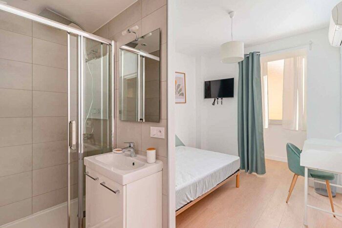 Centre Ville, Aix-en-Provence : Appartement 1 pièce à louer