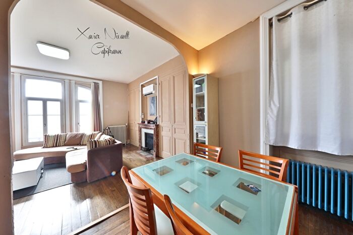 Maison à vendre - Saint-Julien-sur-Reyssouze - 7 pièces - 4 chambres