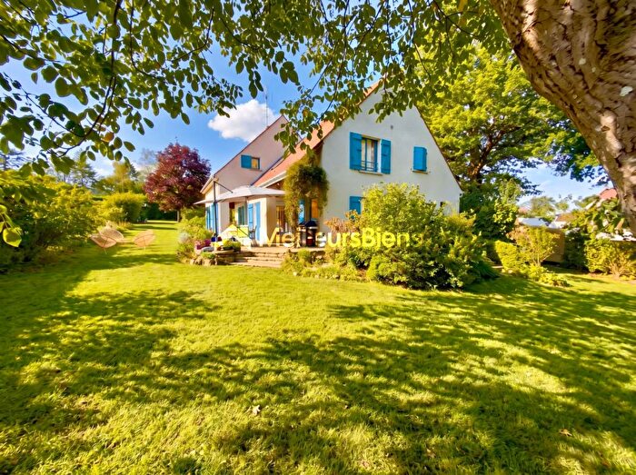 Maison 7 pièces à Auffargis, à vendre