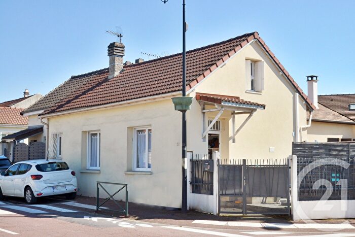 Maison à vendre - Montgeron, Saint-Hubert, Plateau, Chalandray - 4 pièces - 2 chambres