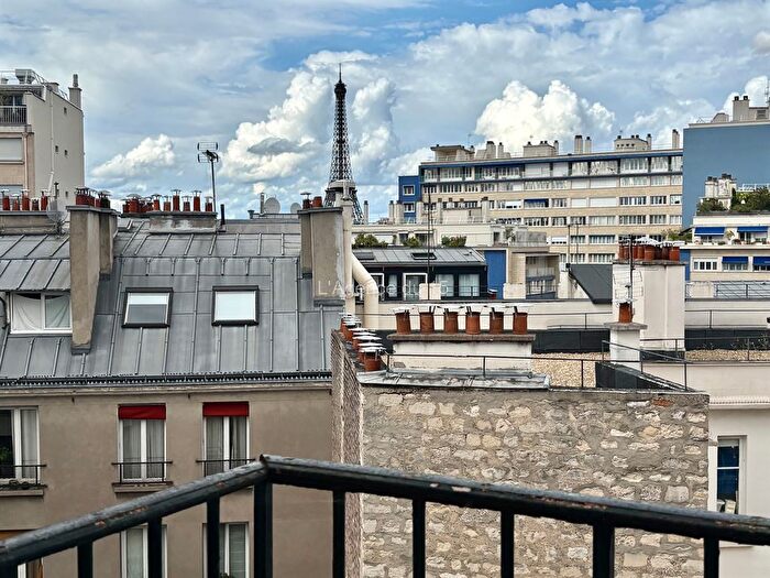 Appartement 2 pièces à vendre à Paris 15ème, Violet, Commerce