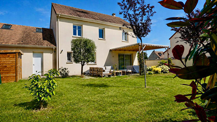 Mézières-sur-Seine : Maison 6 pièces à vendre