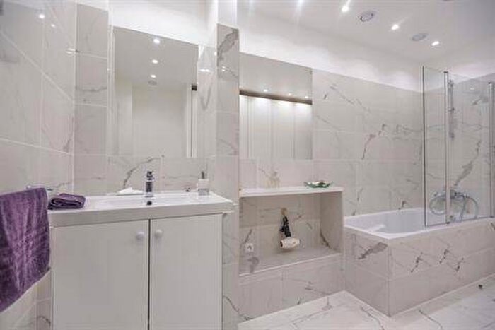 Appartement à louer - Porte Dauphine, Paris ème - 5 pièces - 3 chambres