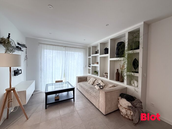 Maison à louer - Bourg-des-Comptes - 4 pièces - 3 chambres